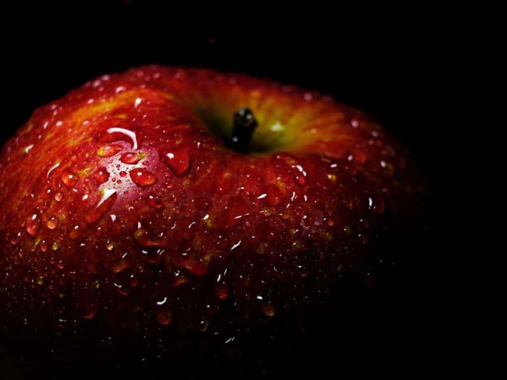 Apple benefits and therapeutic value